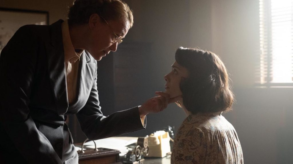Trailer: Keeley Hawes stars in Channel 4 and Netflix's Traitors | Where ...